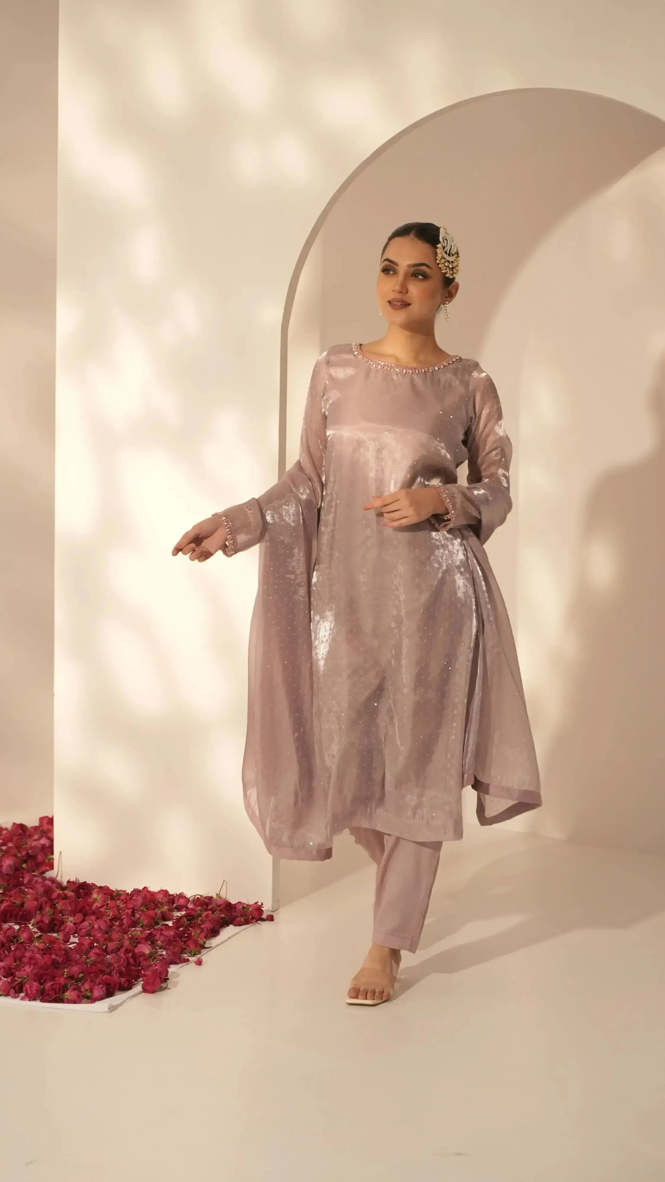 Makhmal Middle Eastern Fit set| Organza Suits by Pyoor